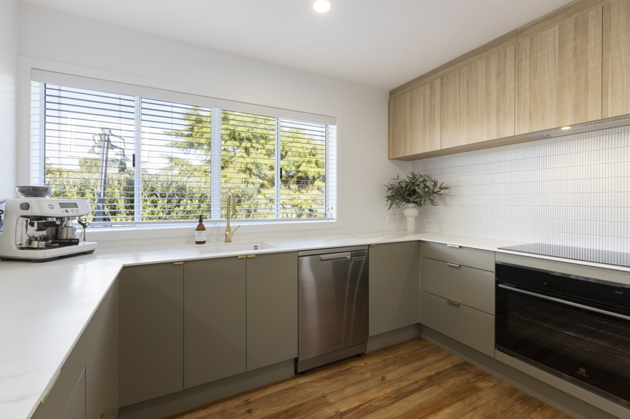 Contemporary Easy Living - Big Box