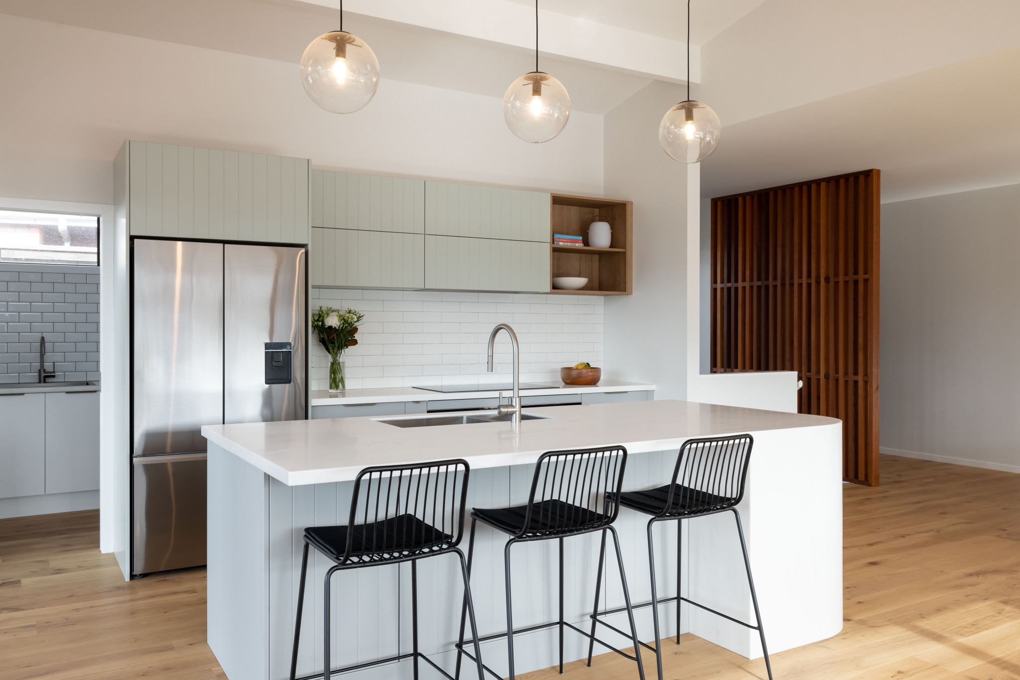 Kitchen Mania Auckland - A Contemporary Kitchen Reno - Q-Bix