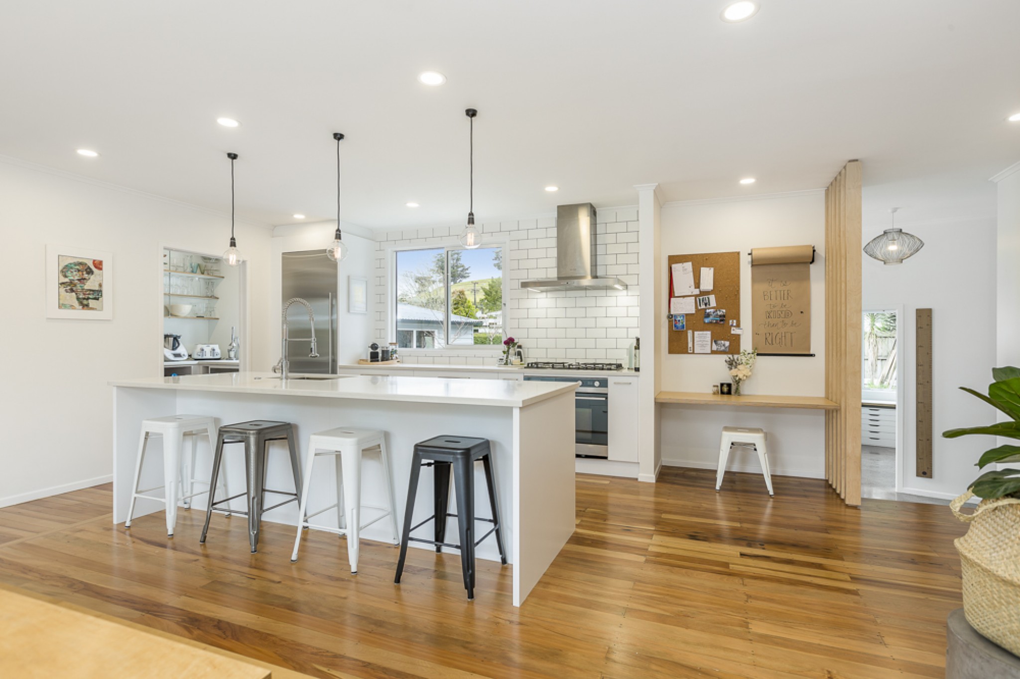 White And Bright - Q-Bix