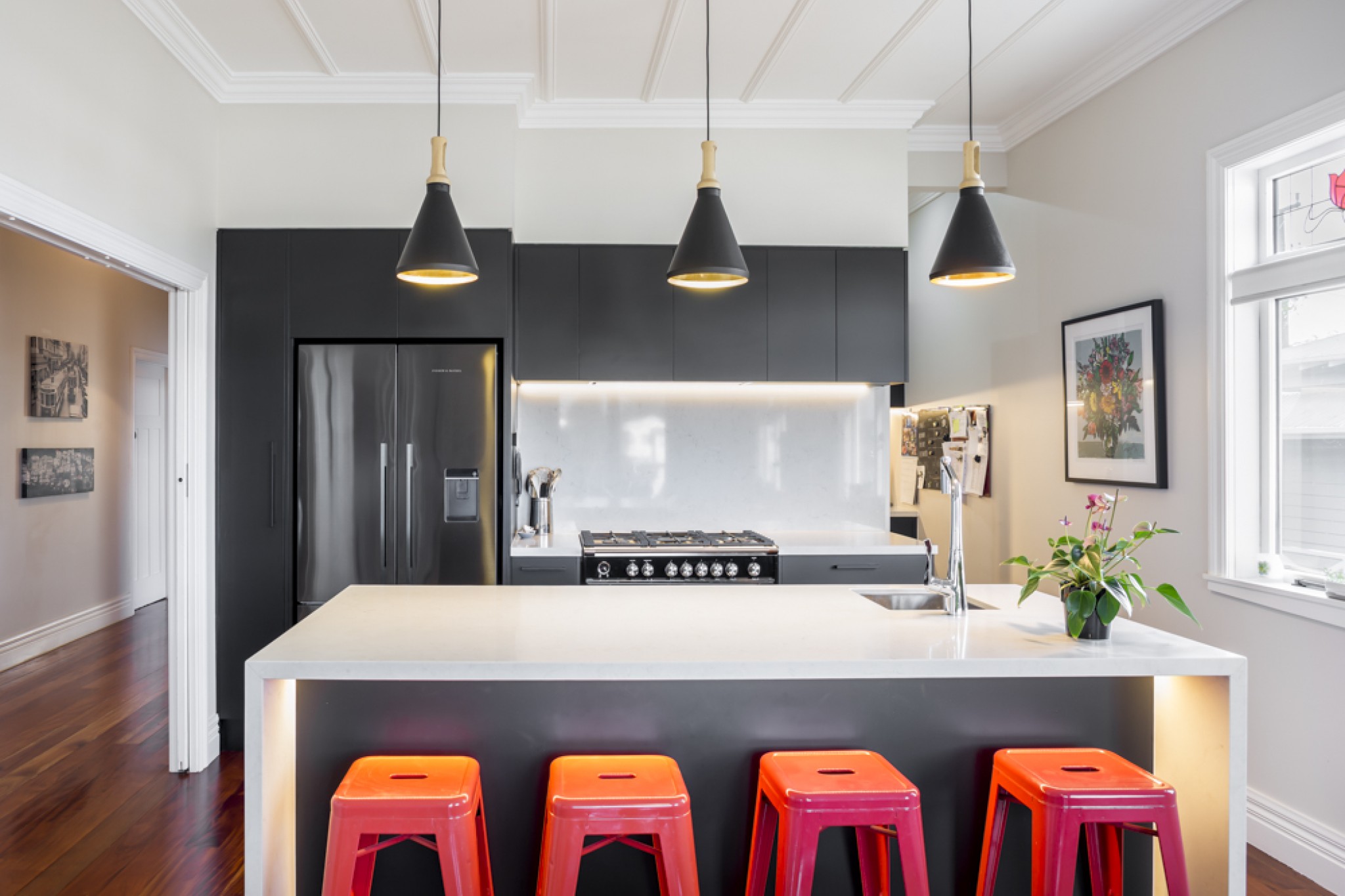 Modern executive kitchen - Q-Bix